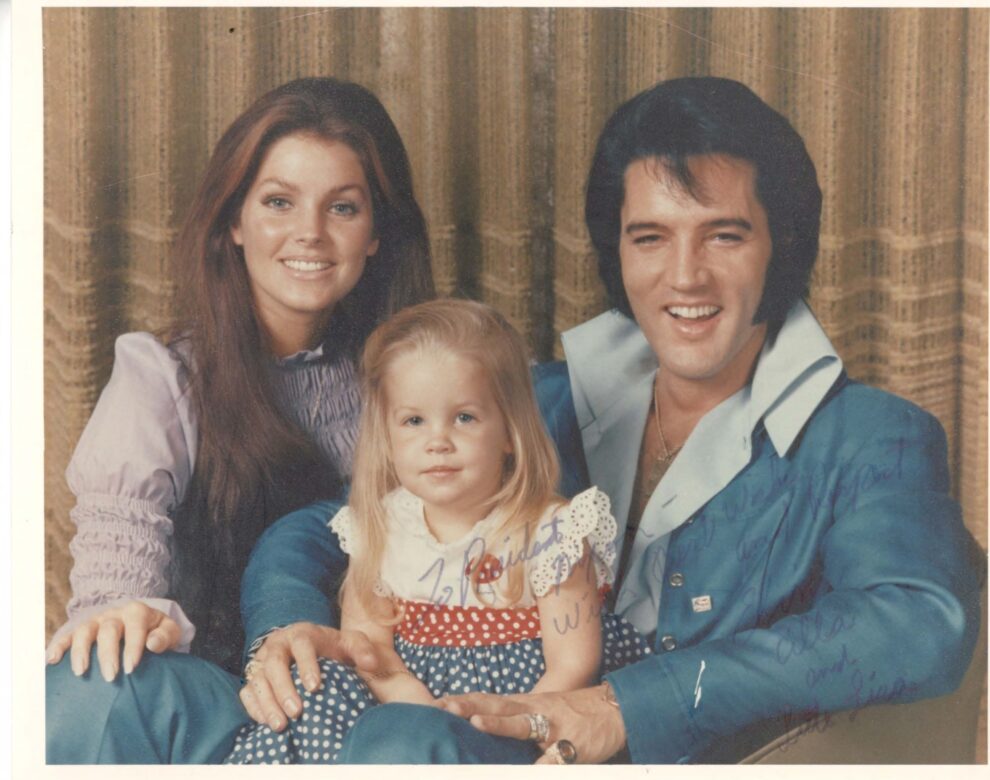 Elvis Presley's Gift to President Richard Nixon - Family Portrait ...