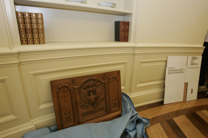 A Resolute Myth: Debunking the Resolute Desk Panel - White House ...