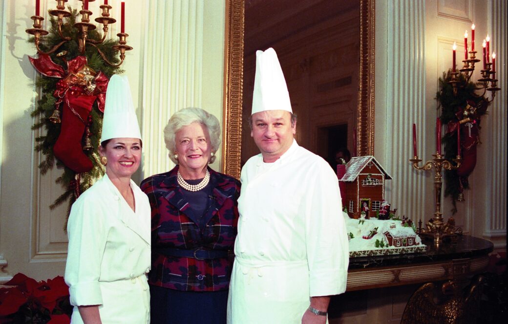The Working White House: First Lady Barbara Bush with Chefs - White ...