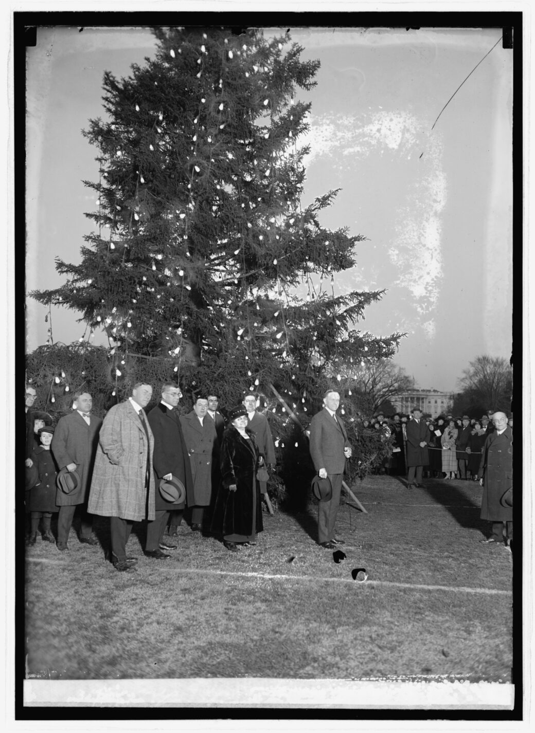Christmas Cheer: President Coolidge Lights the National Tree - White ...