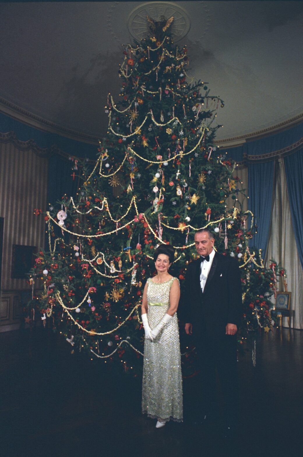 Christmas Themes: The Johnsons, 1966. - White House Historical Association