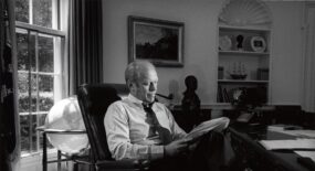 President Ford in the Oval Office - White House Historical Association