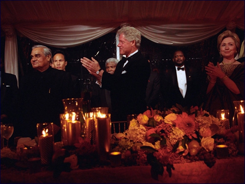 India State Dinners: President and Mrs. Clinton Applauding - White ...