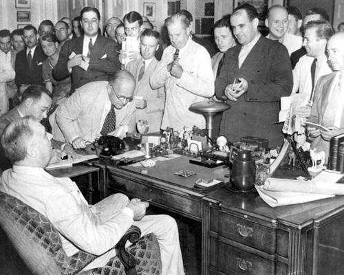 President Roosevelt and Winston Churchill Hold Press Conference - White ...