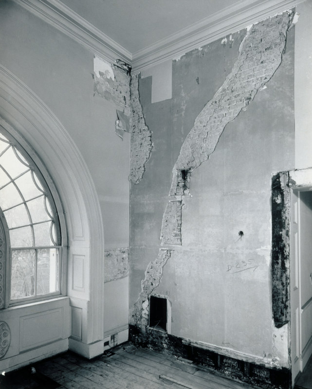 The White House is Falling Down - White House Historical Association