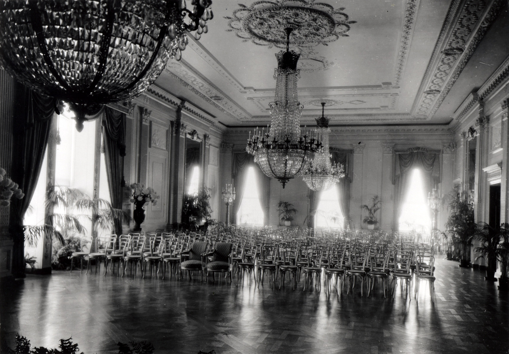 The Chandeliers of the East Room - White House Historical Association