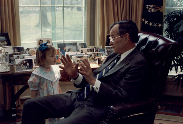 Remembering President George H.W. Bush - White House Historical Association