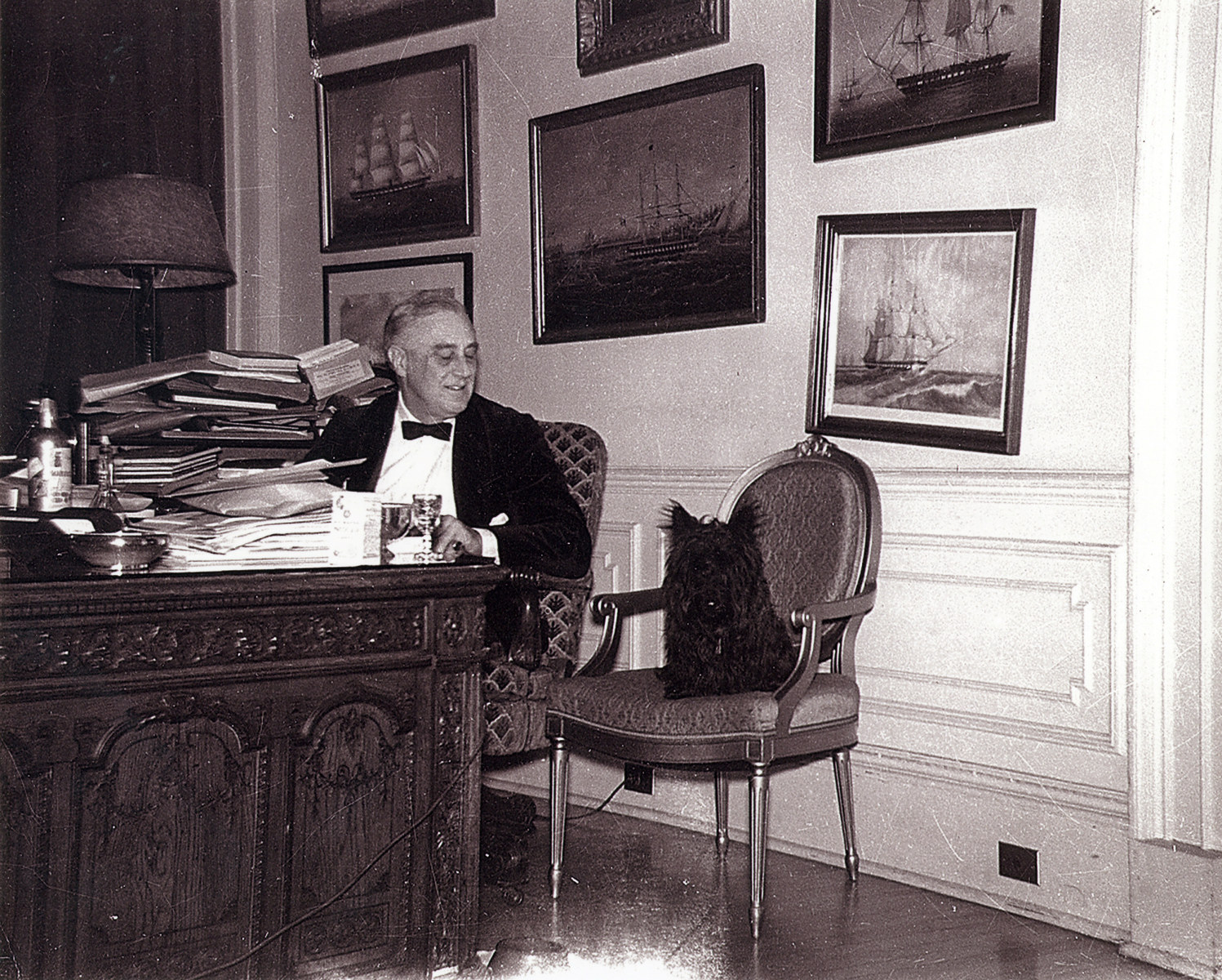 A Resolute Myth: Debunking the Resolute Desk Panel - White House ...